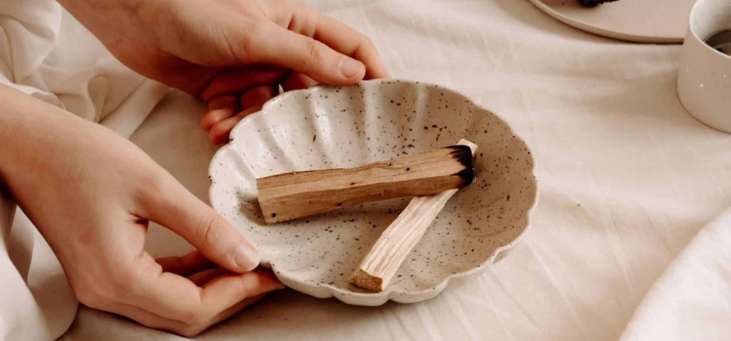Palo Santo: para qué sirve, cómo se debe quemar para atraer buena ener – Fulgórica
